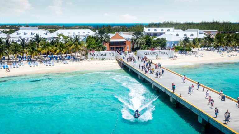 Grand Turk Cruise Port Guide (2025): Margaritaville, Beaches & Tips