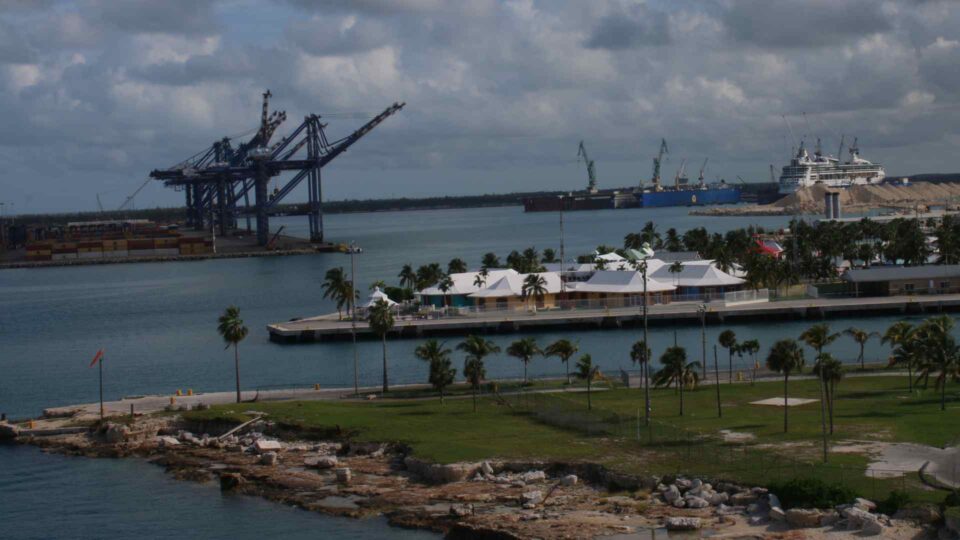 Freeport Cruise Port Guide (2025): Port Lucaya, Beaches & Day Passes