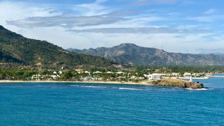 Amber Cove Cruise Port Guide (2025): Pools, Cabanas & Nearby Excursions