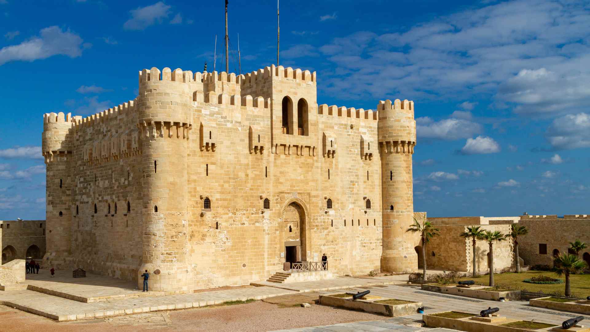Alexandria Cruise Port Guide (2025): Pyramids Day Trips, Transport & Tips