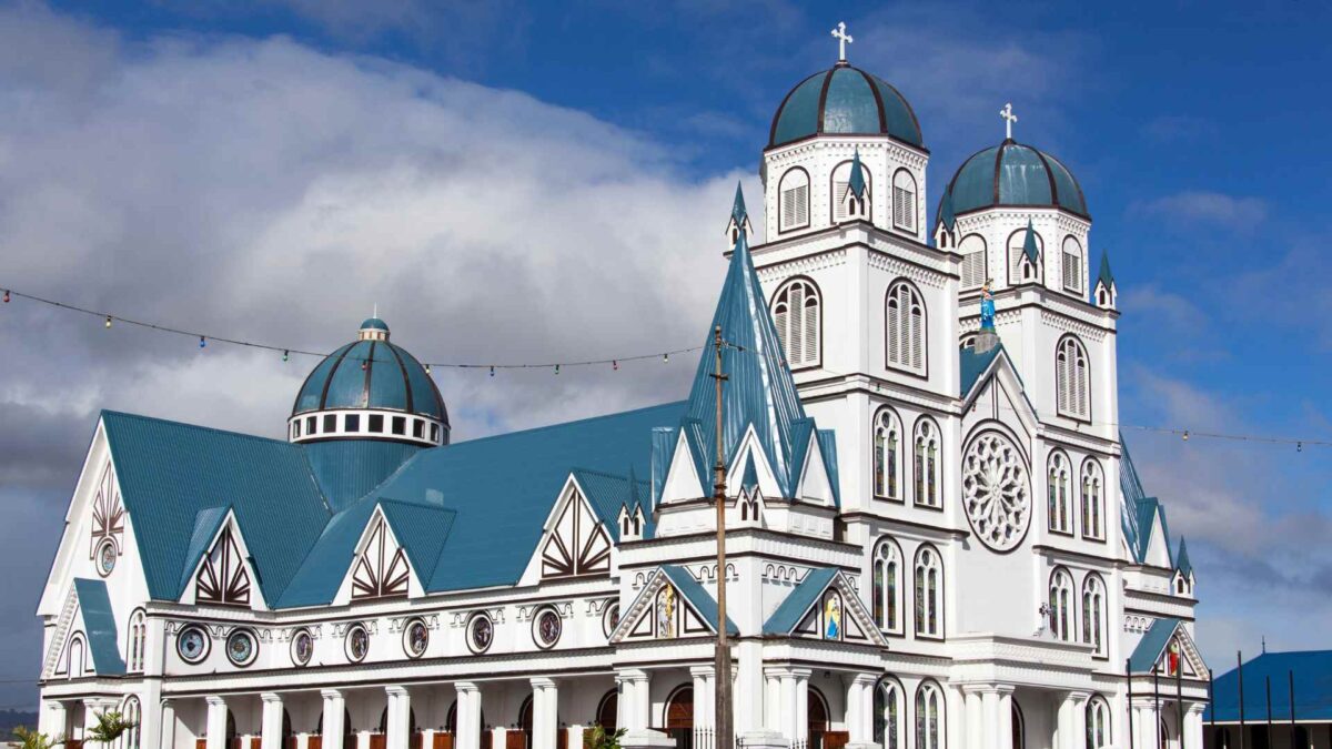 Apia Cruise Port Guide (2025): Markets, Waterfalls & Island Tours