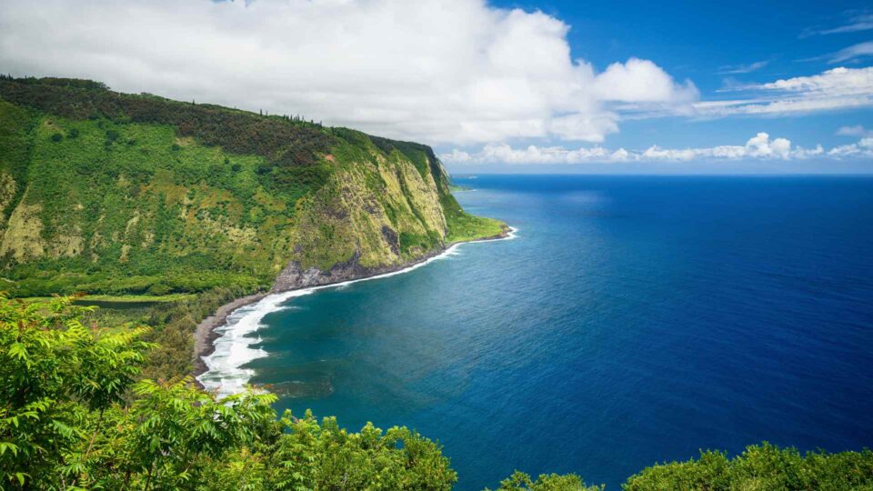 Hilo (Big Island) Cruise Port Guide (2025): Volcanoes, Waterfalls & Tours
