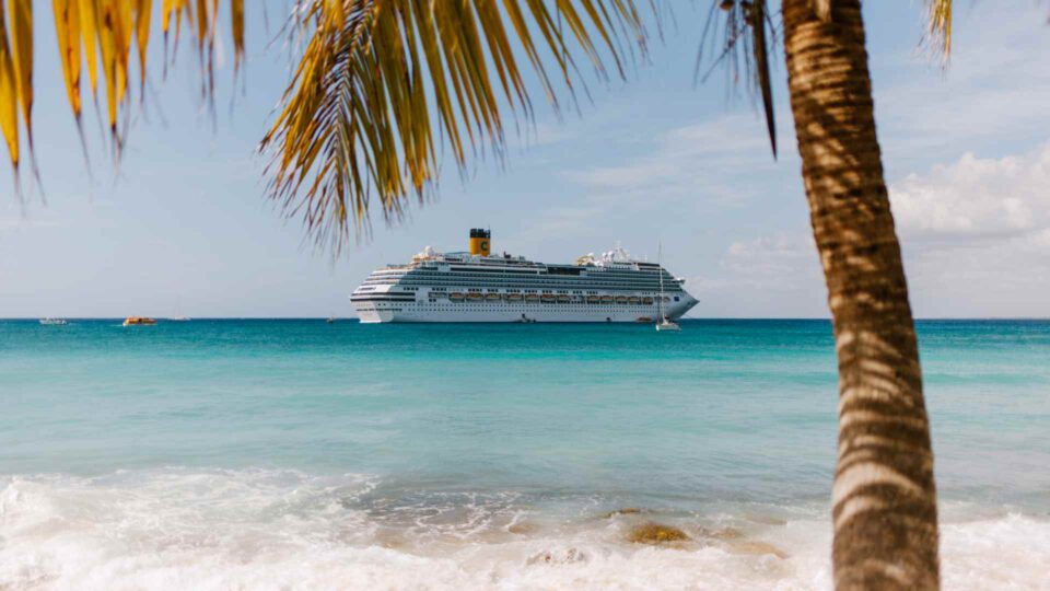Mexico Cruise Ports Guide (2025): Pacific, Caribbean & Gulf Highlights