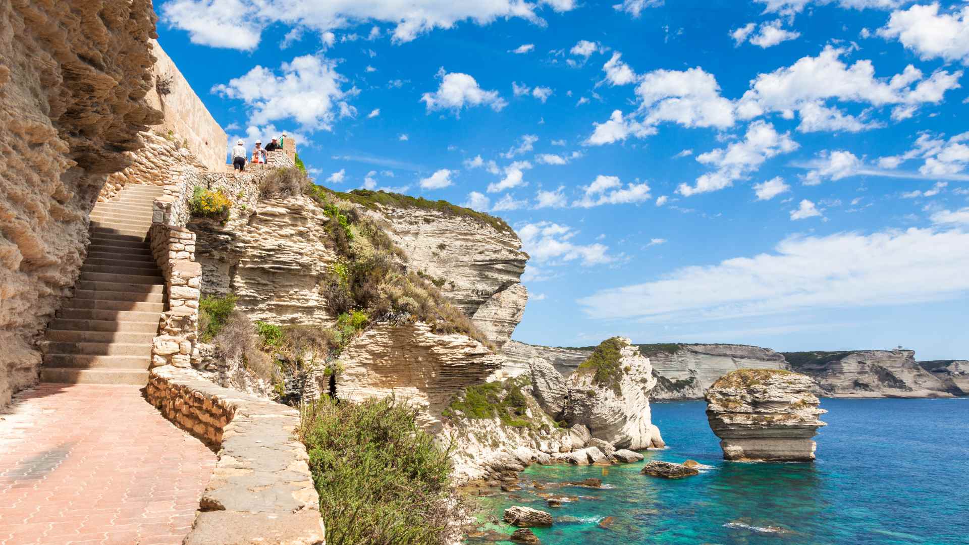 Mindelo (São Vicente) Cruise Port Guide (2025): Beaches, Music & Tours