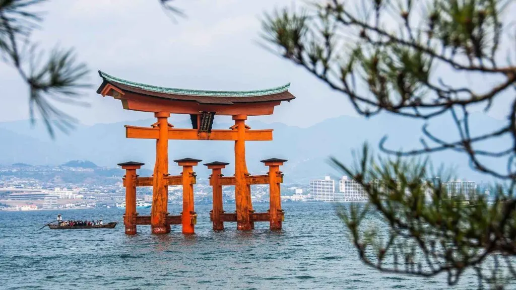 Hiroshima Cruise Port Guide (2025): Peace Park, Miyajima & Transfers