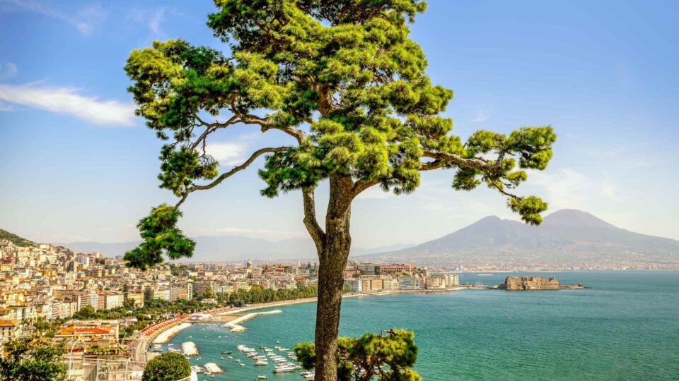Naples Cruise Port Guide (2025): Pompeii, Amalfi & Day Trips